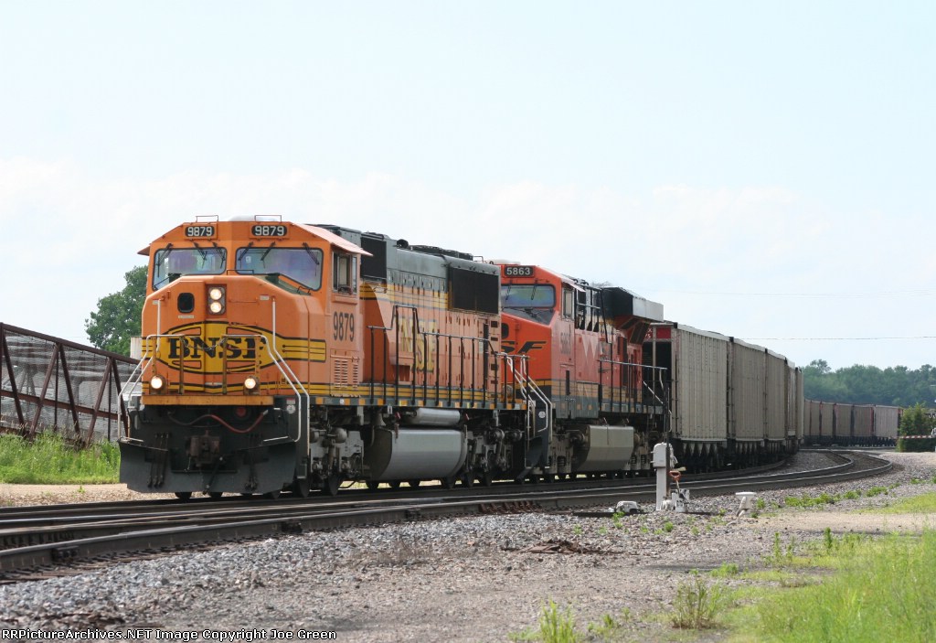 BNSF 9879